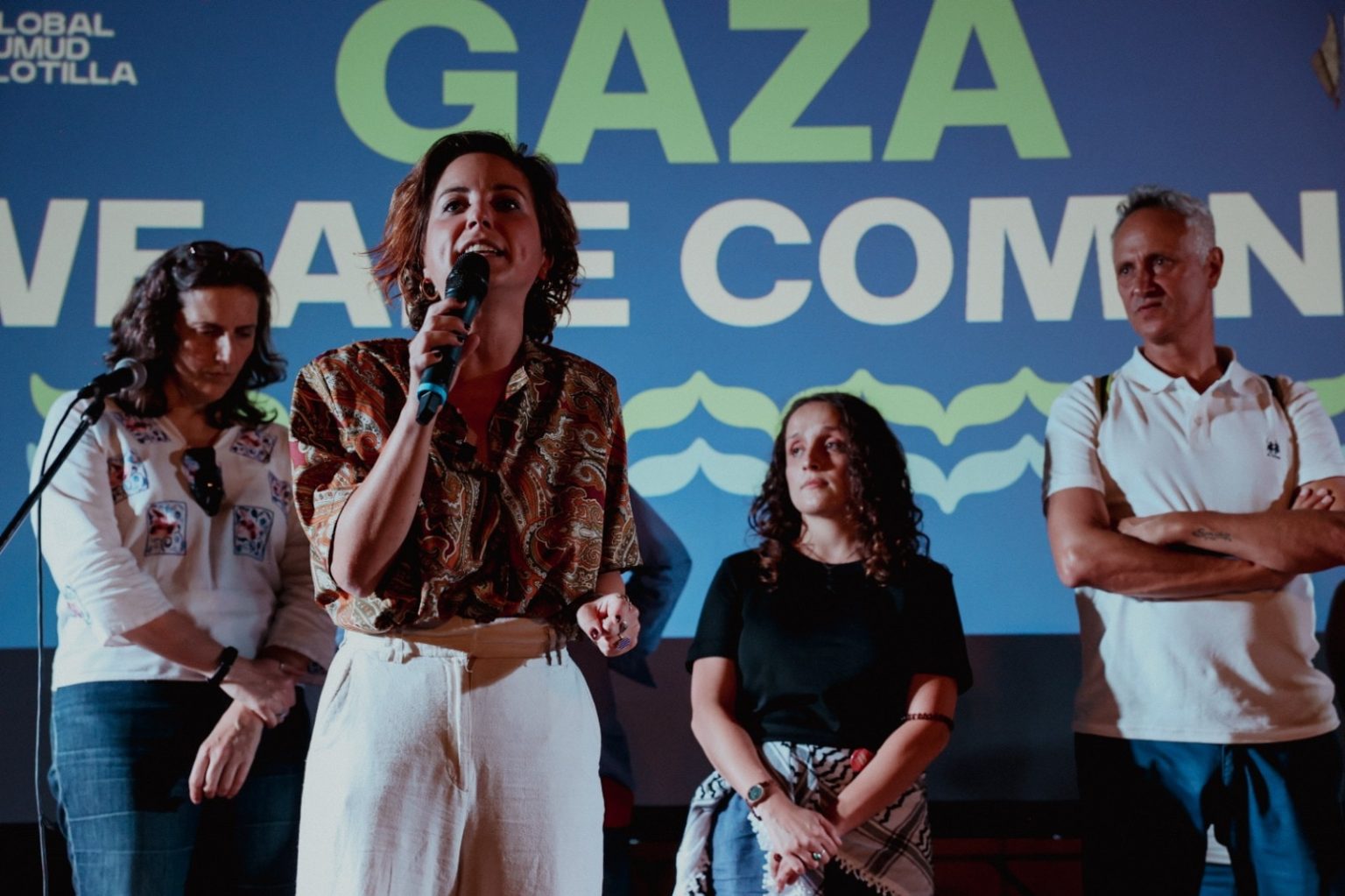 Global Sumud Flotilla, militari israeliani fermano europarlamentare ...